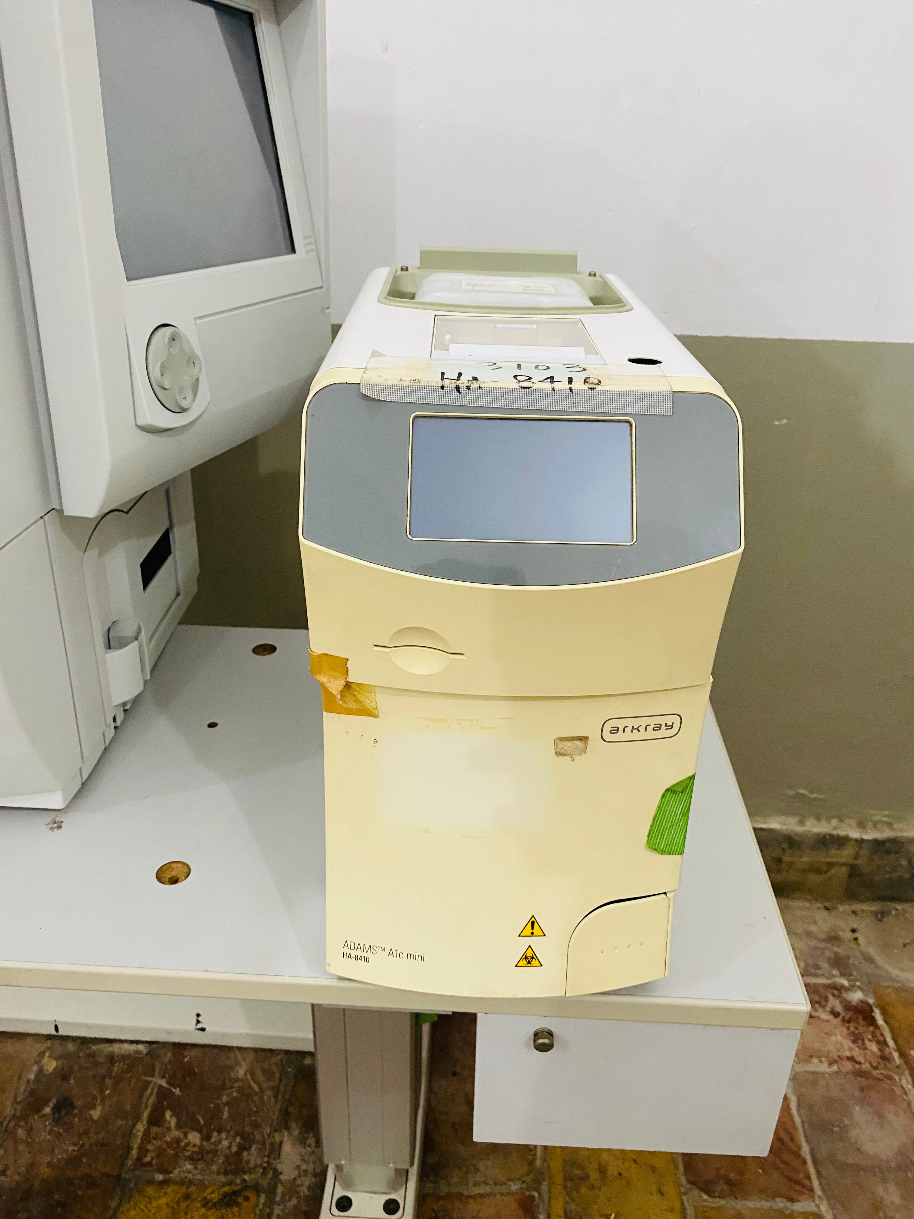 ARKRAY ADAMS A1c mini HA-8410 – Japan Medical Company LTD